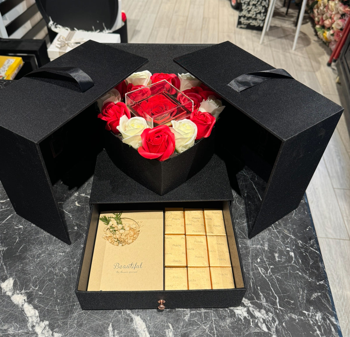 Flower box & forever ring box – Bae3at Elward flower shop